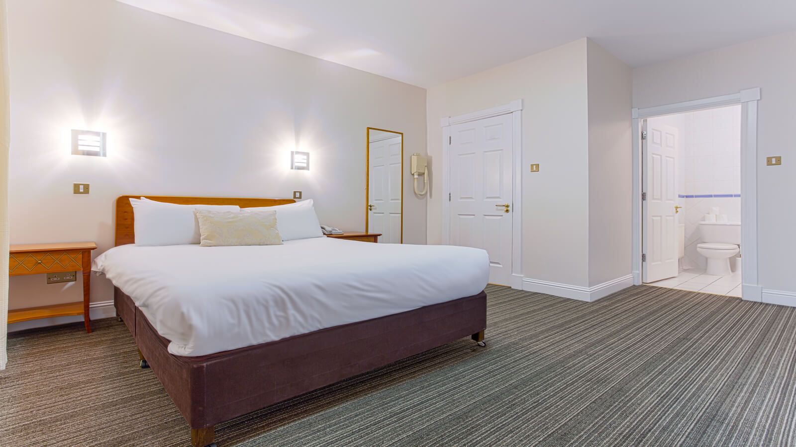 Accommodations in Cork - Townhouses | Rochestown Park Hotel